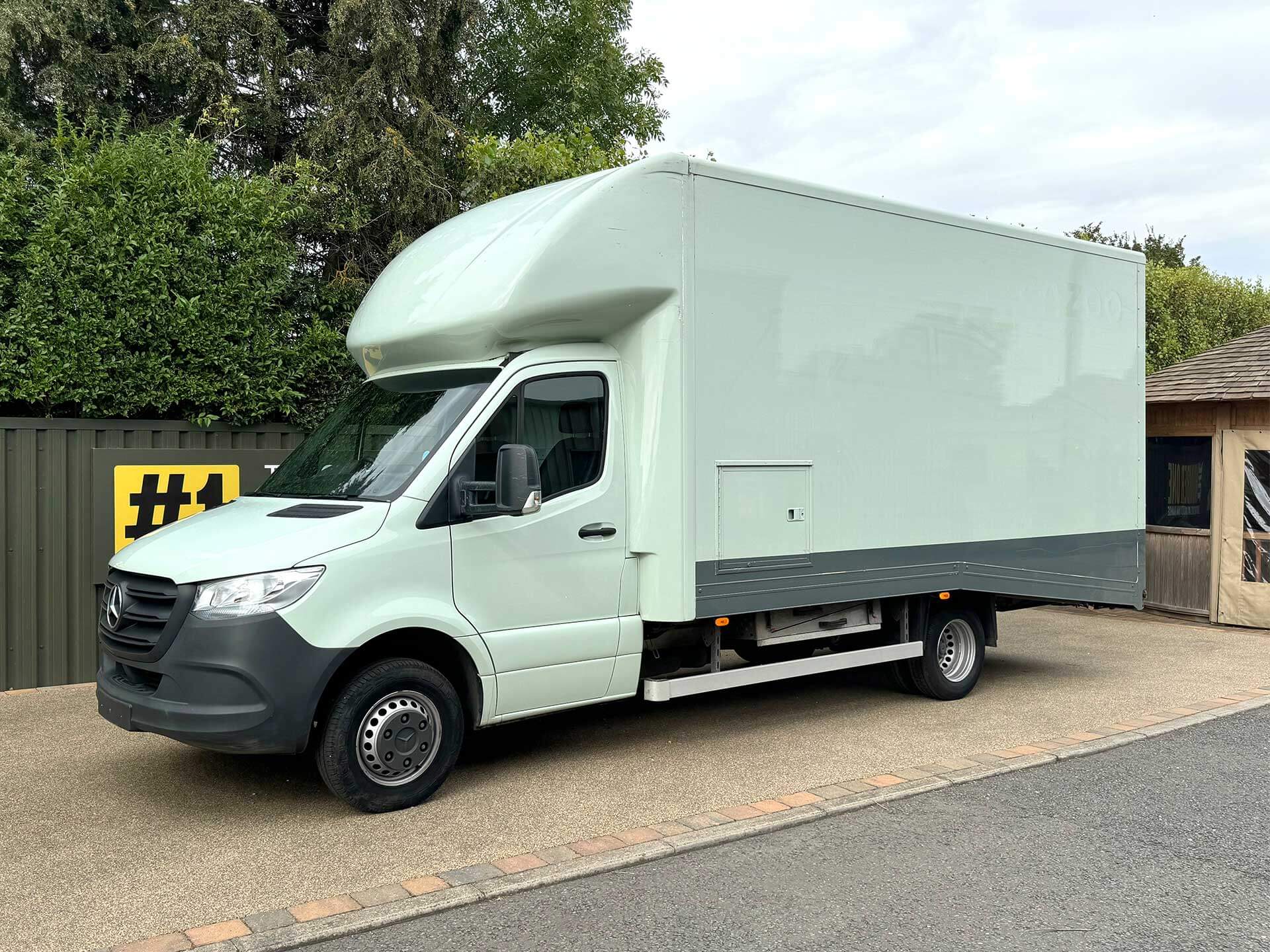 Maxi Mover Quality Used Mercedes HGV Car Transporter Van with Tail Lift.